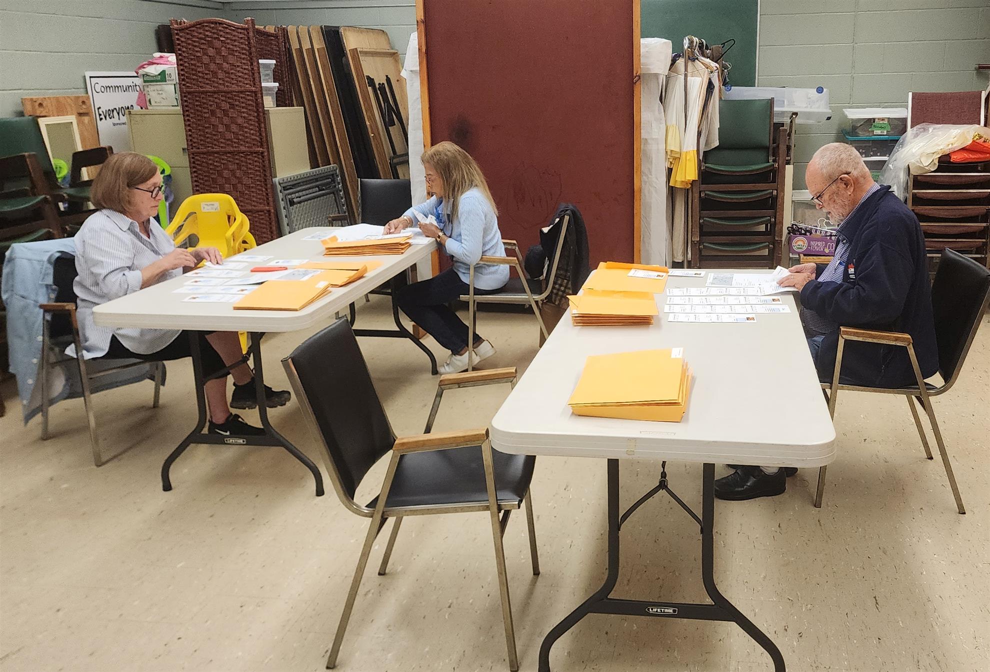 2023-09-15 Mums match delivery slips to routes | Rotary Club of West Ottawa