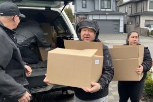 A brighter Christmas for some families receiving food hampers | Rotary ...