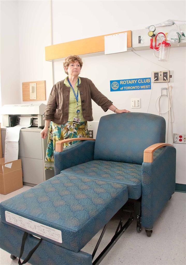 Helping Etobicoke General Hospital with sleeper chairs | Rotary Club of ...