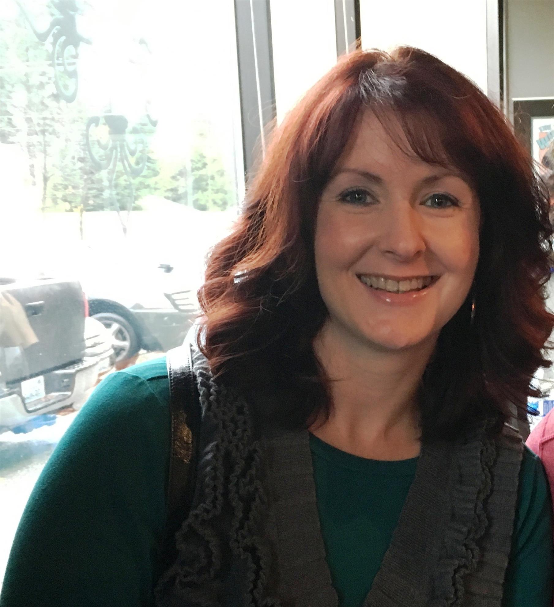 Elizabeth Chamberlain's Instagram, Twitter & Facebook on IDCrawl