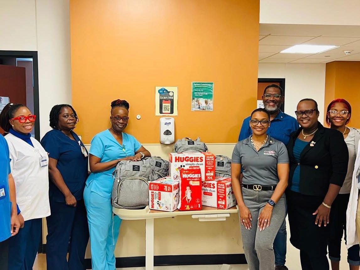 Donation to Obstetrics Ward at Dr. D. Orlando Smith Hospital | Rotary ...