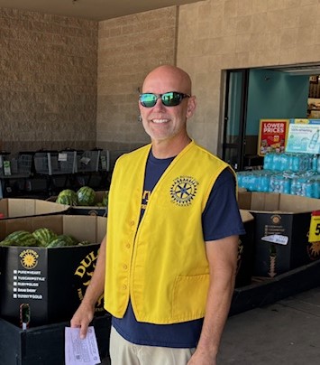 Rotarians at Work -- Yellow Vests, Big Smiles | Rotary Club of Parker