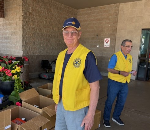 Rotarians at Work -- Yellow Vests, Big Smiles | Rotary Club of Parker