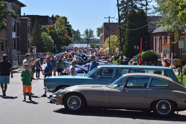Great Press for 2016 Auto Show! | Rotary Club of Wayzata