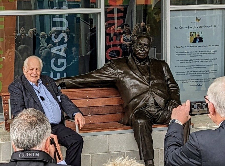 Unveiling of Sir Gustav Nossal Statue | Rotary Club of Berwick