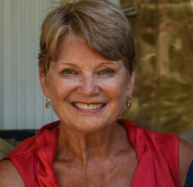 Karen Barrett's Instagram, Twitter & Facebook on IDCrawl