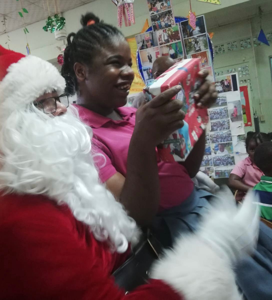 Rotary Santa brings the Christmas Joy | Rotary Club of Central Port of ...
