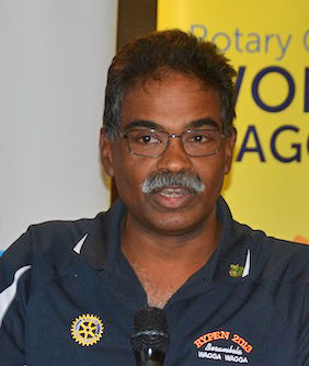 Neil Pinto Does a Makeup in Dubai | Rotary Club of Wollundry