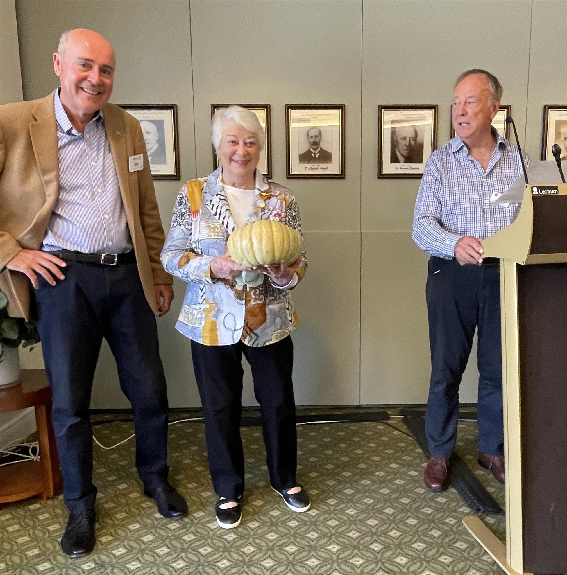 A Pumpkin for the Raffle Queen | Rotary Club of Hawthorn