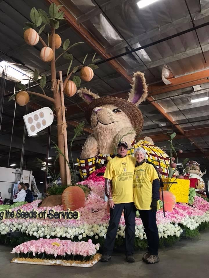 Decorating the Rotary Rose Parade Float | Rotary Club of Las Cruces ...