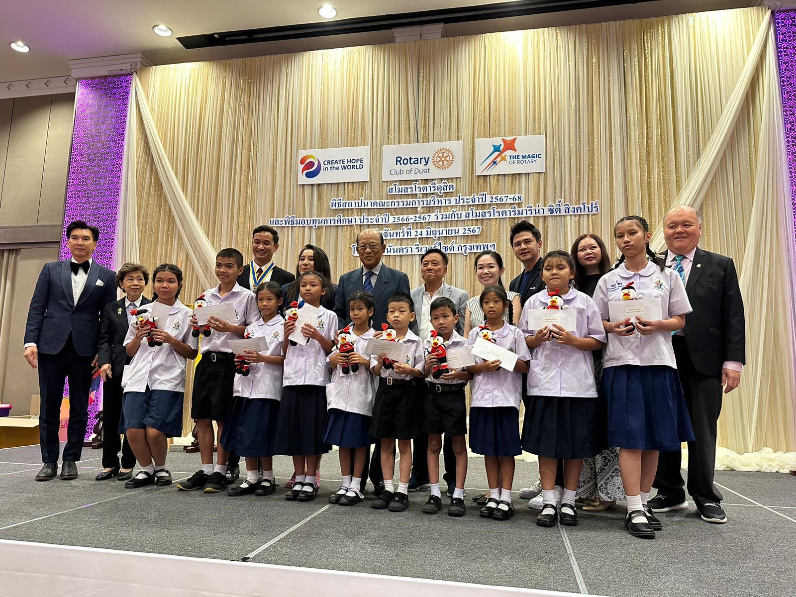 RCMC sponsors 40 scholarships | Rotary Club of Marina City