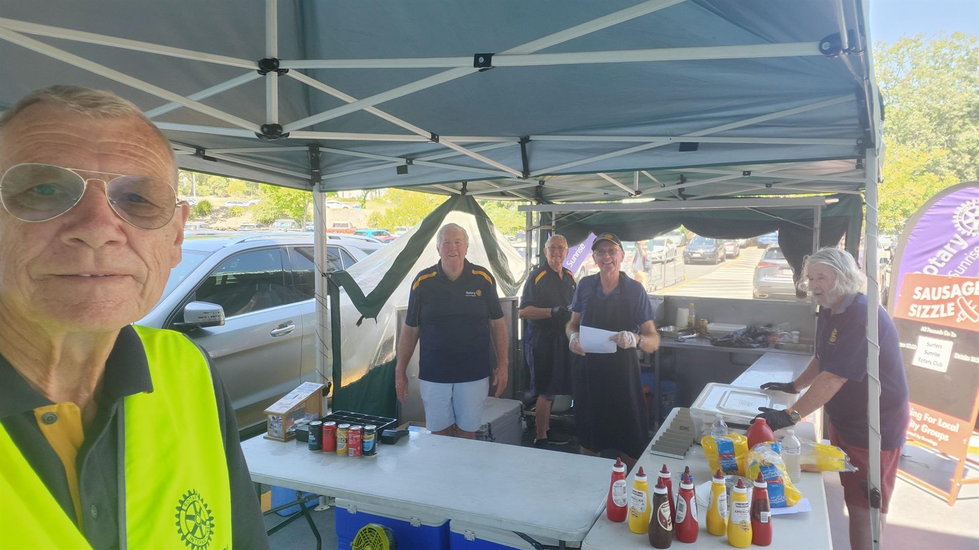 Successful fundraiser at Bunnings BBQ | Rotary Club of Surfers Sunrise