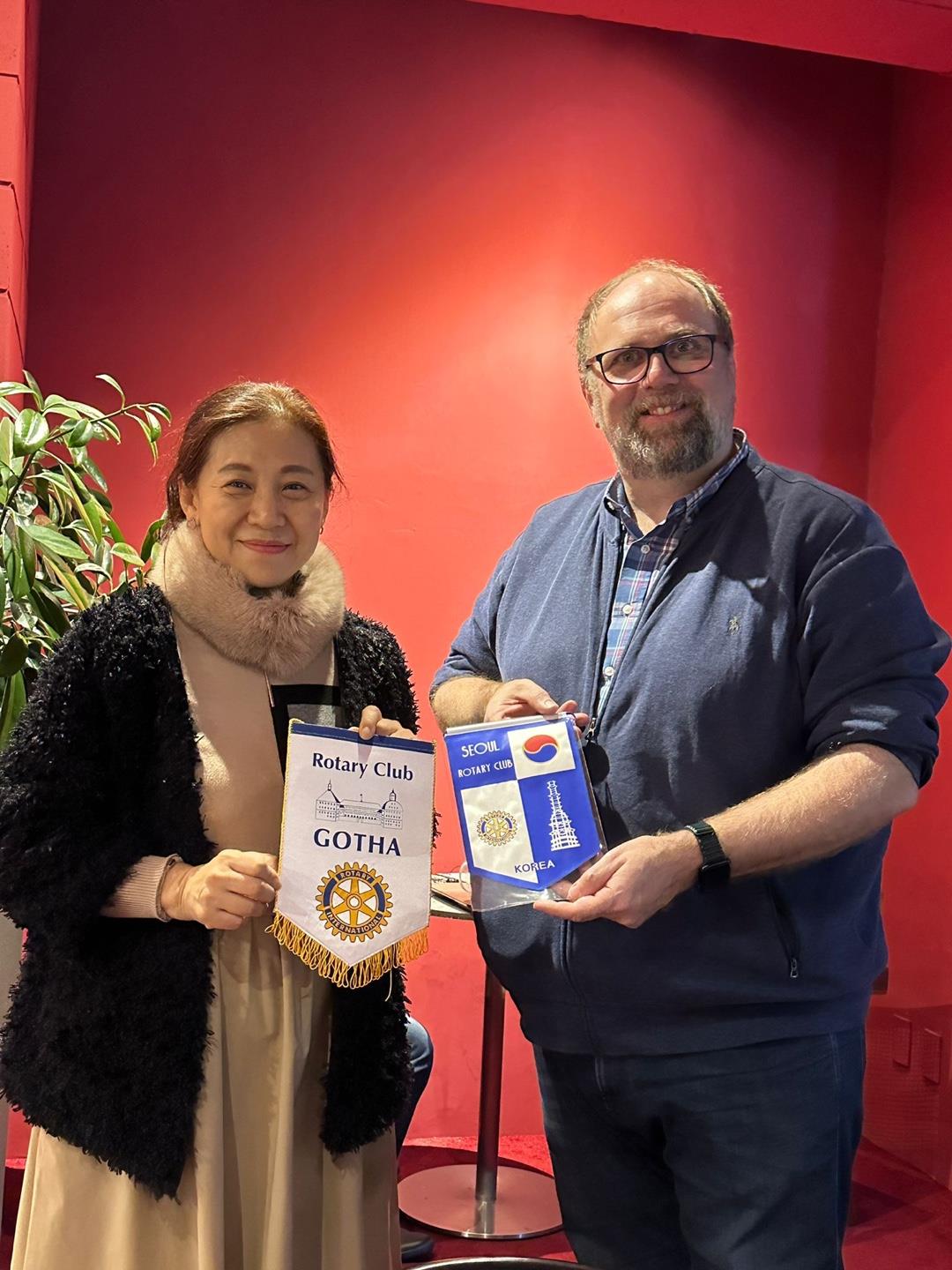 Flag Exchange with Gotha Rotary Club | Rotary Club of Seoul