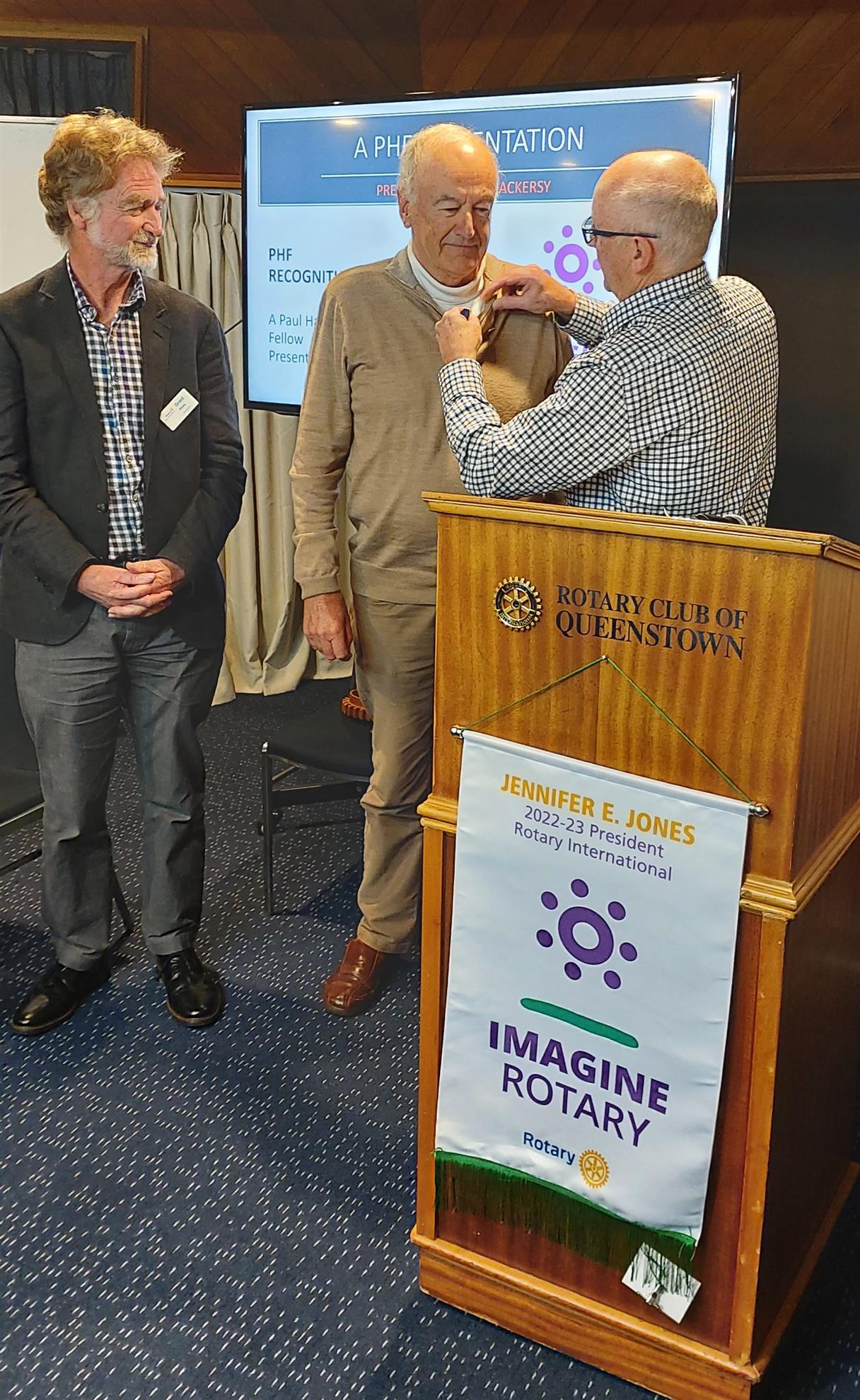 PAUL HARRIS SAPPHIRE PIN | The Rotary Club of Queenstown