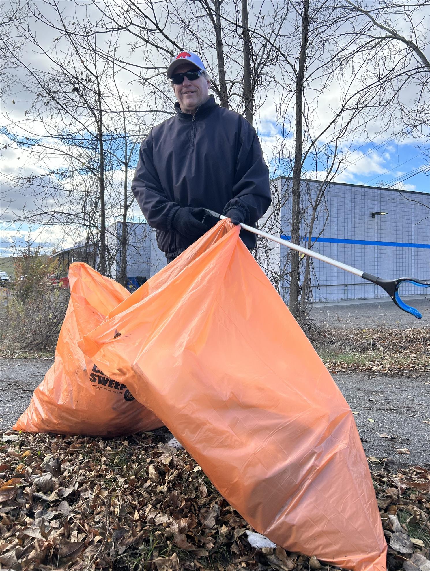 Volunteers Pick Up Trash on the Erie Canal | Rotary Club of Rochester ...