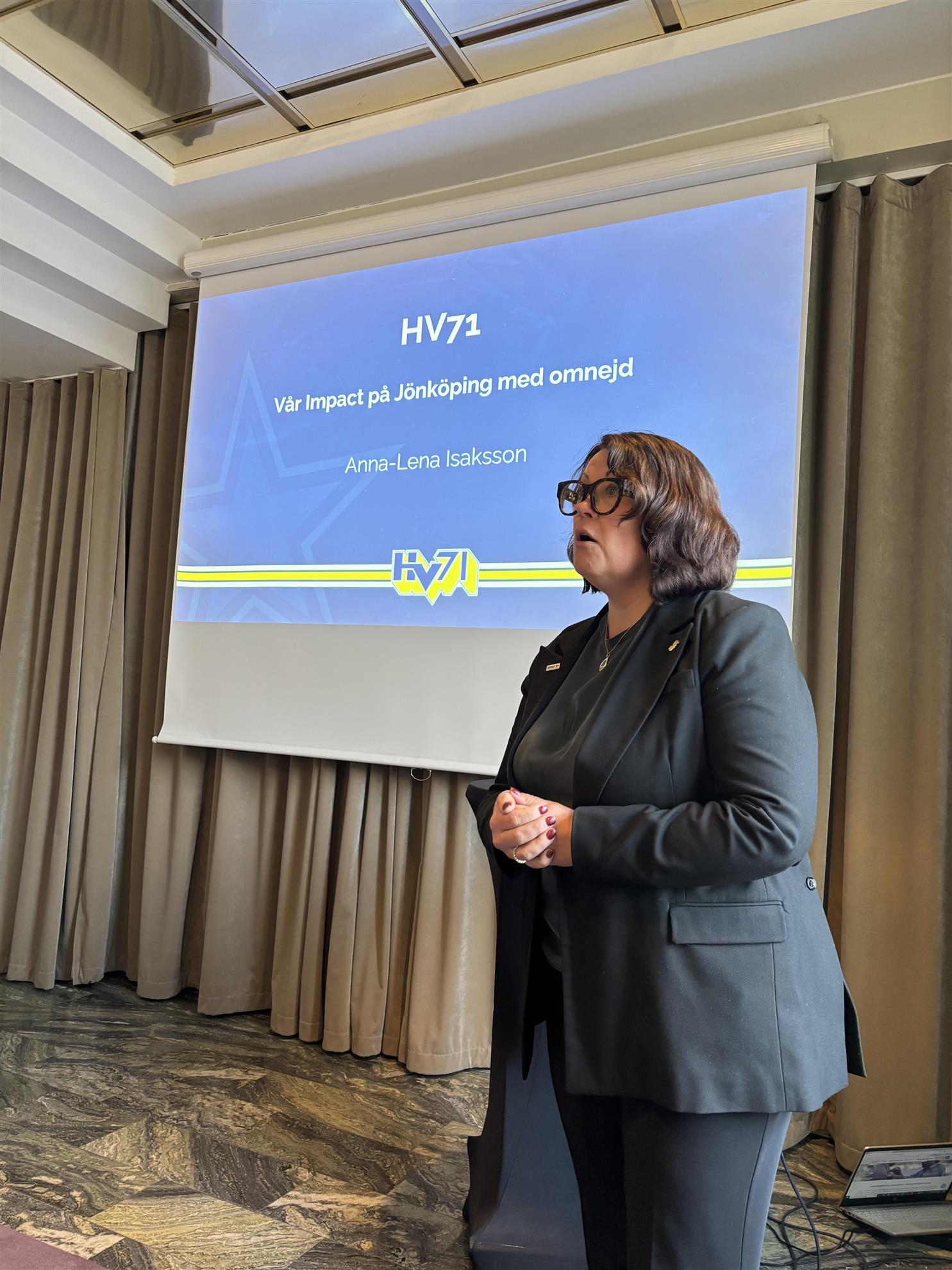 Intresset var stort när Anna Lena Isaksson HV71 gästade klubben ...