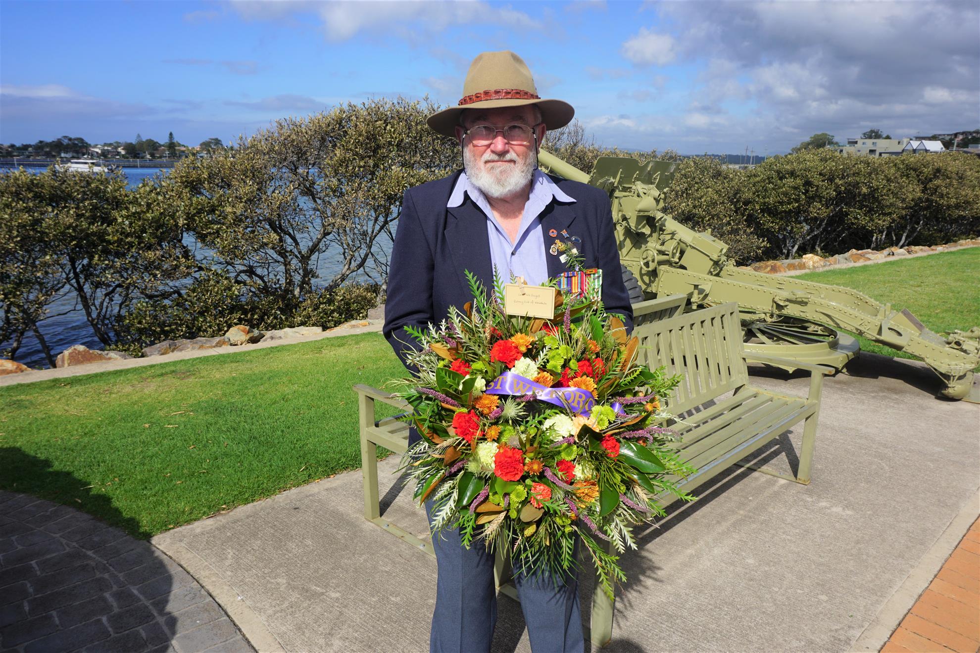 ANZAC Day - Wreath Laying at Merimbula War Memorial | Rotary Club Merimbula ANZAC Day - Wreath Laying at Merimbula War Memorial | Rotary Club Merimbula