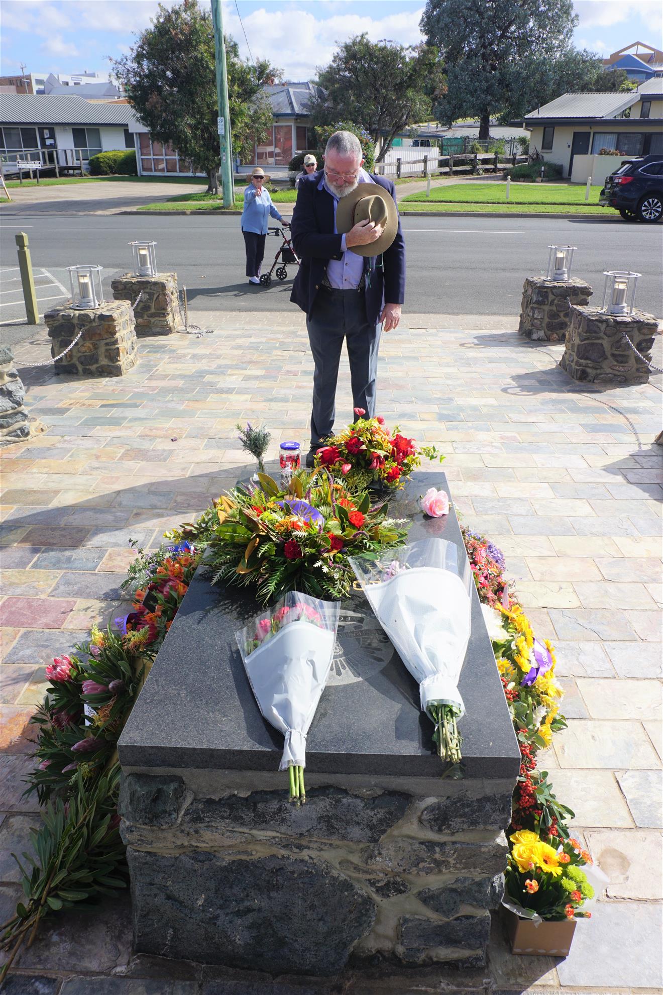 ANZAC Day - Wreath Laying at Merimbula War Memorial | Rotary Club Merimbula ANZAC Day - Wreath Laying at Merimbula War Memorial | Rotary Club Merimbula
