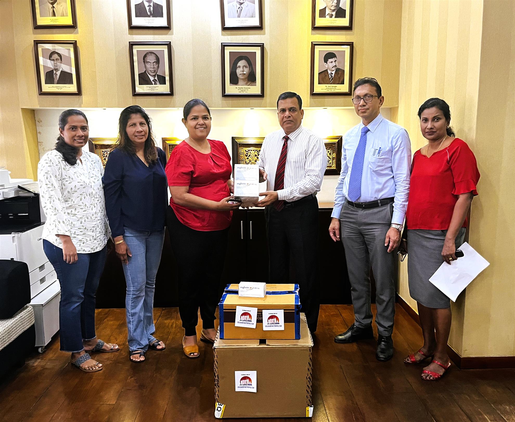 Medicine Donation to National Hospital Colombo | Rotary Club of Colombo ...