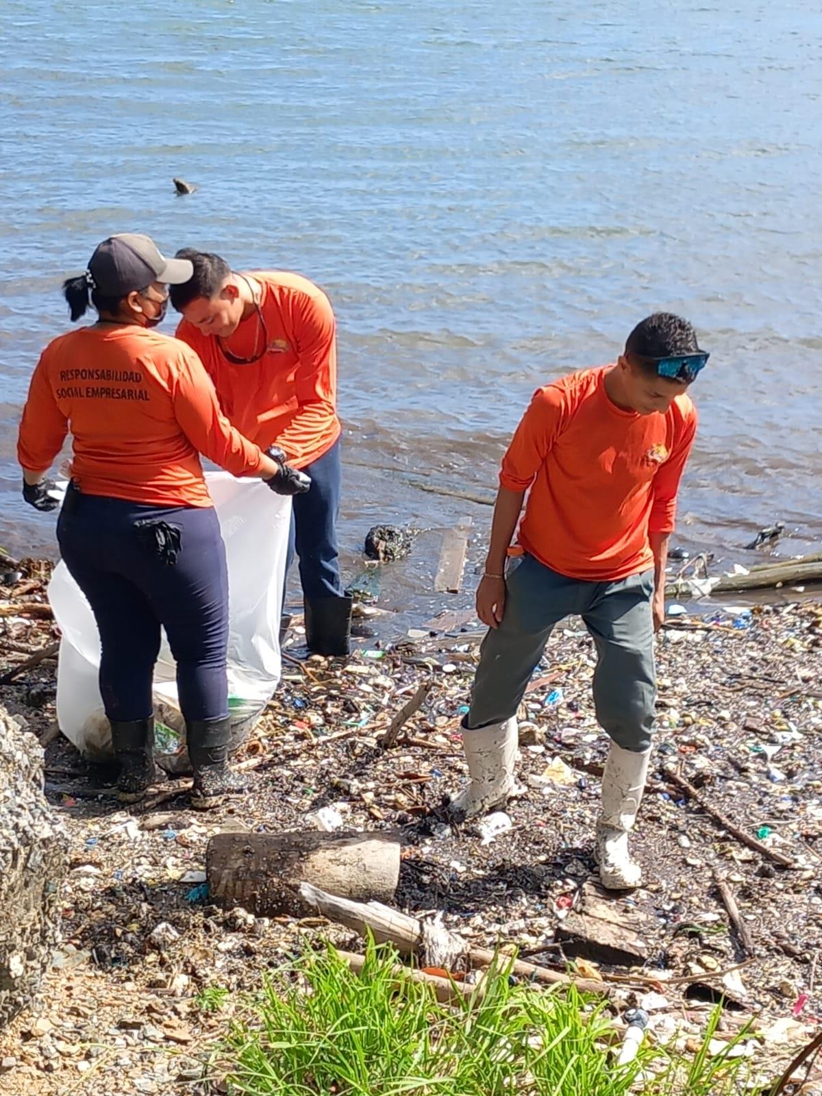 The trashed beaches | Rotary Club of Roatan Utila Guanaja