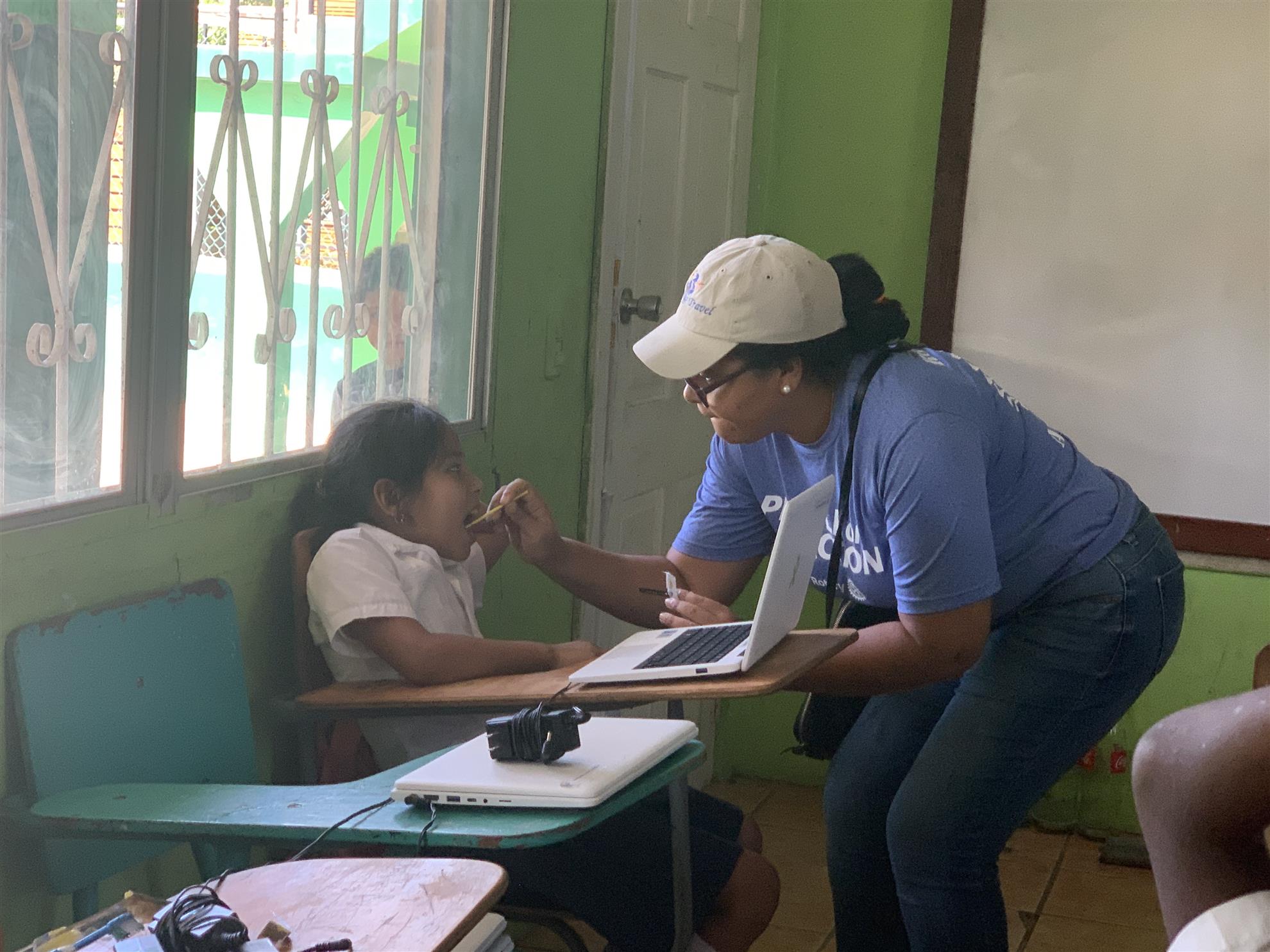 The dental battle | Rotary Club of Roatan Utila Guanaja