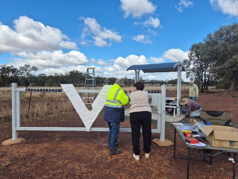 V Gate Lane Monument Mitchell Rotary Club | District 9620