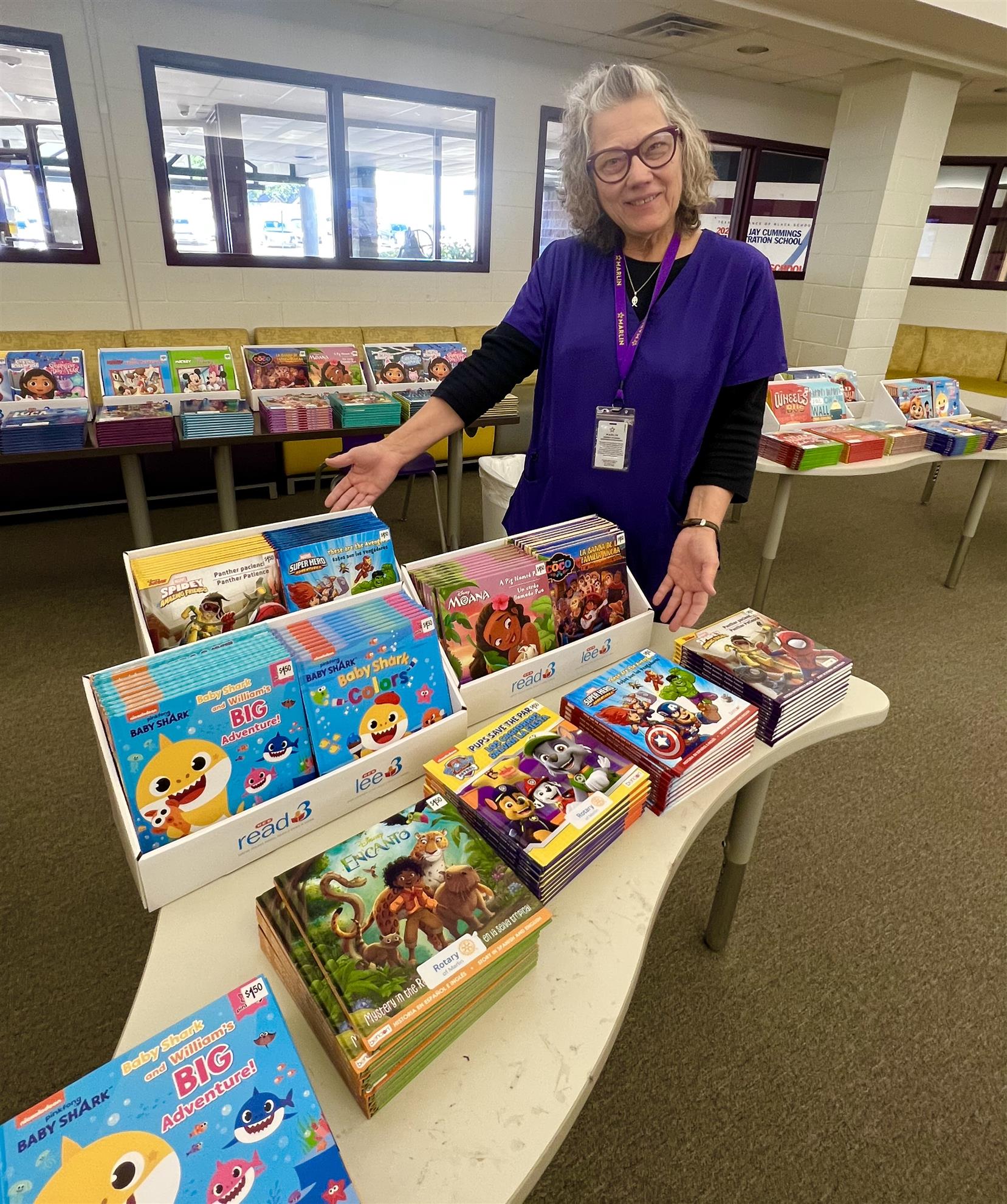 Rotary Gifts Books to Children | Rotary District 5870
