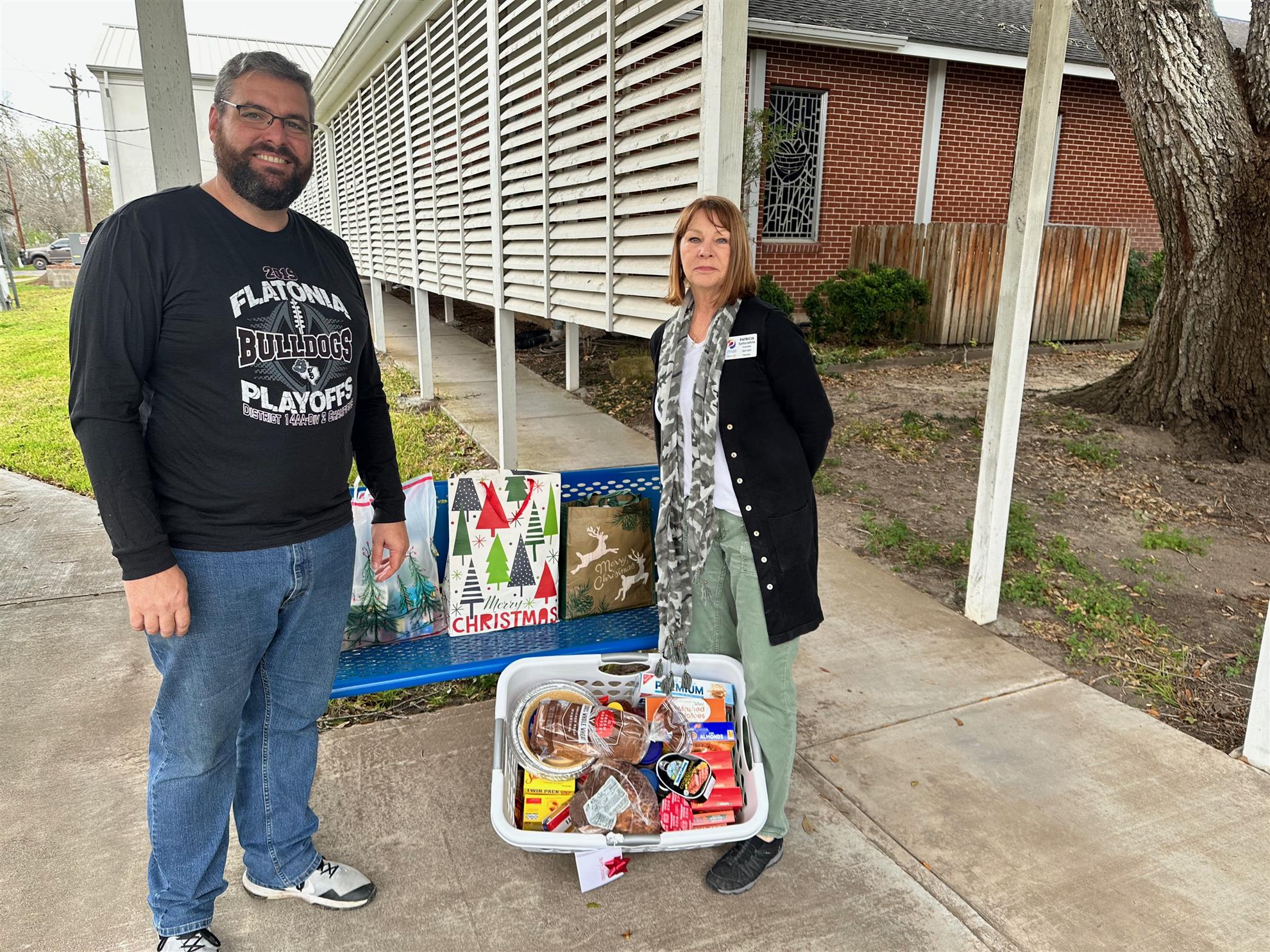 Flatonia Rotary Donates Christmas Food Baskets | Rotary District 5870