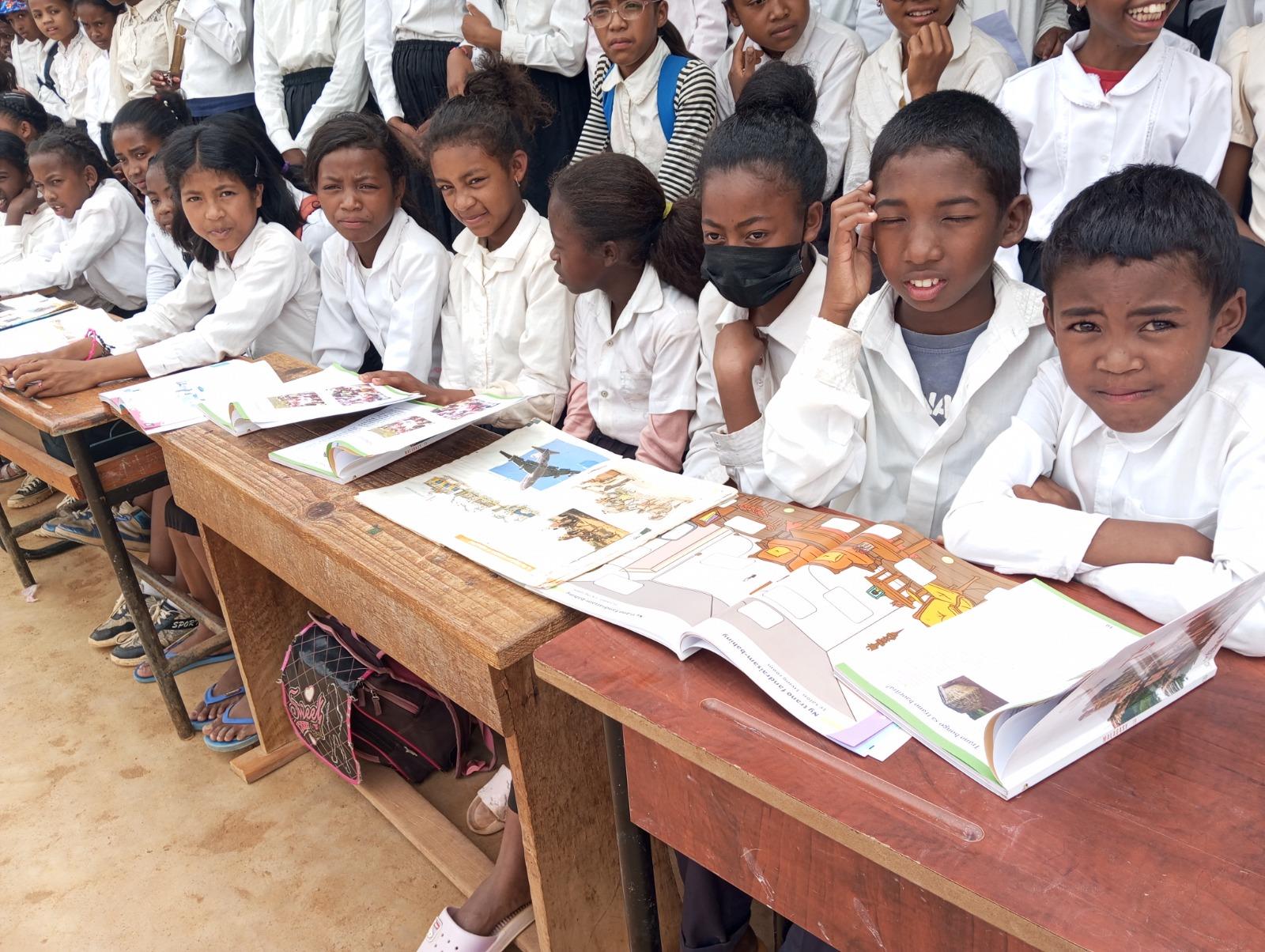 Austin Cosmopolitan's Bibliobus Hits the Road in Madagascar | Rotary ...