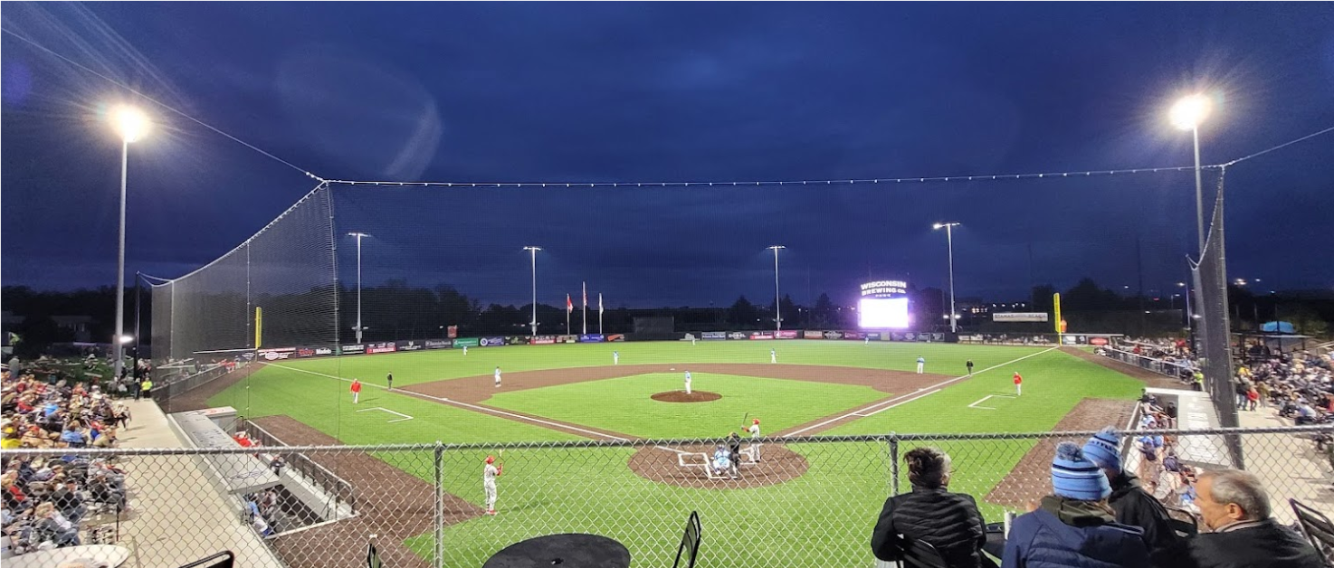 Lake Country Dockhounds Game | Wisconsin